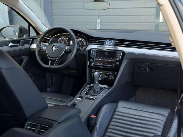 Pelēks Volkswagen Passat 2015 Kauņa, ar dzinēja tilpumu 1.97 L un nobraukumu 254 tūkst. km par 11990 €, foto 2 vietnē AUTOMOTO.COM.LV