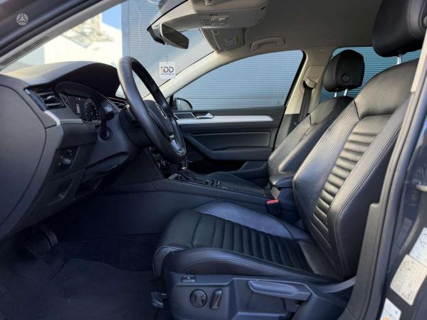 Pelēks Volkswagen Passat 2015 Kauņa, ar dzinēja tilpumu 1.97 L un nobraukumu 254 tūkst. km par 11990 €, foto 10 vietnē AUTOMOTO.COM.LV