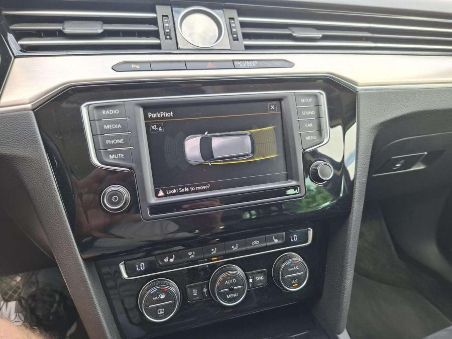 Grey Volkswagen Passat 2015 in Silute, with an engine capacity of 1.97 L and mileage of 380 thousand km for 5900 €, photo 14 on AUTOMOTO.COM.LV