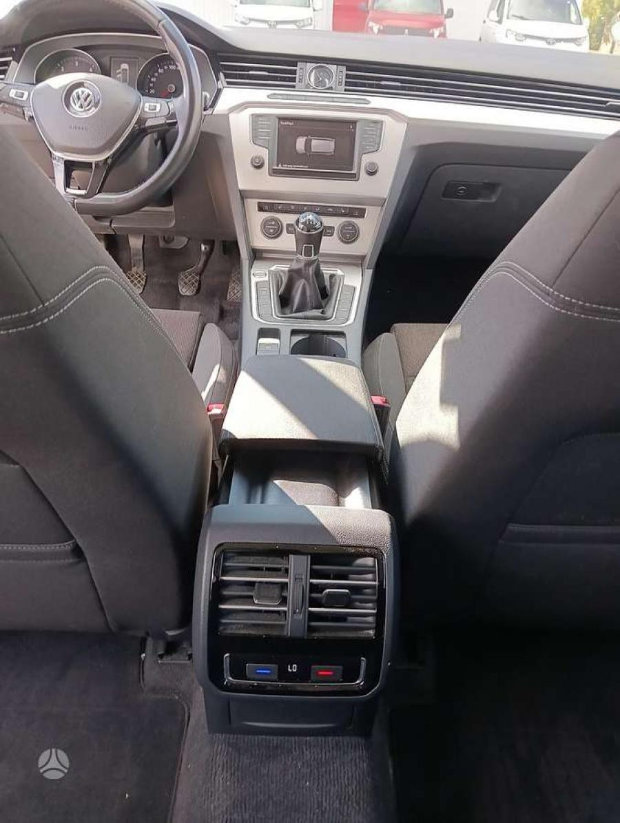 Pelēks Volkswagen Passat 2015 Utena, ar dzinēja tilpumu 1.97 L un nobraukumu 206 tūkst. km par 7650 €, foto 22 vietnē AUTOMOTO.COM.LV