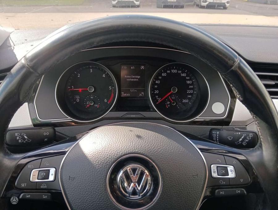 Pelēks Volkswagen Passat 2015 Utena, ar dzinēja tilpumu 1.97 L un nobraukumu 206 tūkst. km par 7650 €, foto 26 vietnē AUTOMOTO.COM.LV