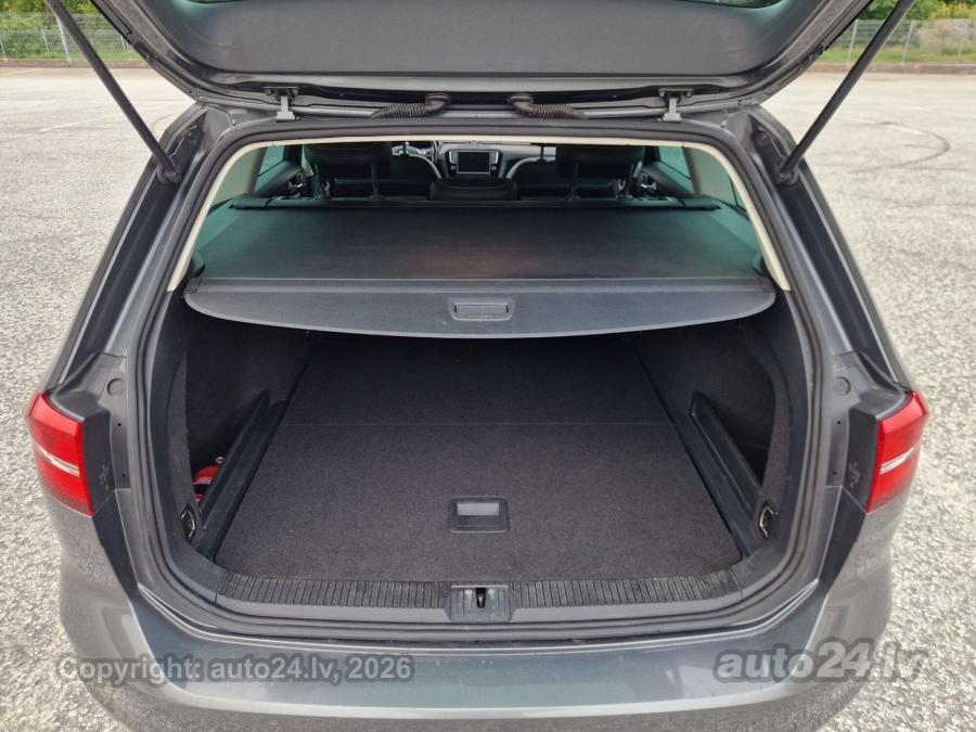 Pelēks Volkswagen Passat 2015 Tallina, ar dzinēja tilpumu 2.00 L un nobraukumu 186 tūkst. km par 11000 €, foto 7 vietnē AUTOMOTO.COM.LV