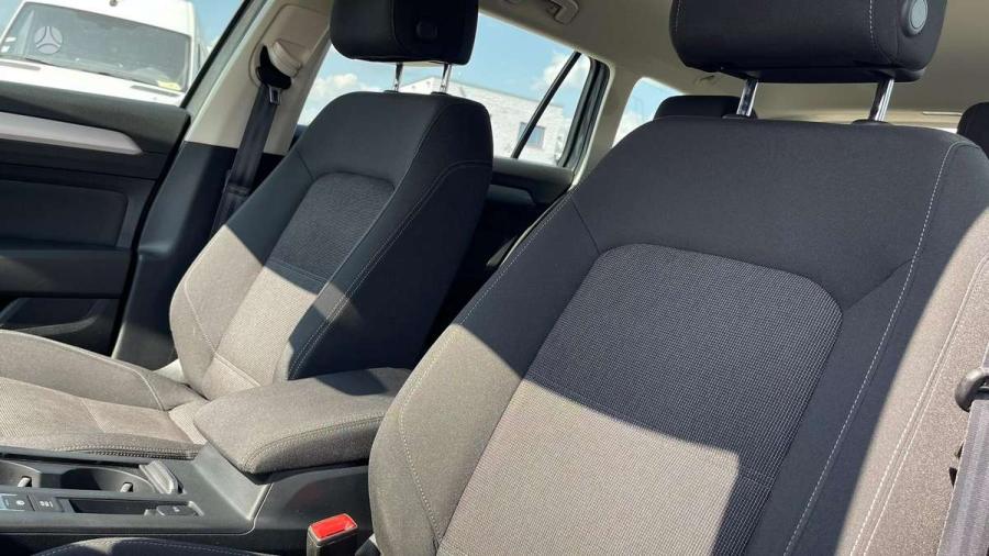 Pelēks Volkswagen Passat 2015 Marijampole, ar dzinēja tilpumu 1.98 L un nobraukumu 290 tūkst. km par 8490 €, foto 18 vietnē AUTOMOTO.COM.LV
