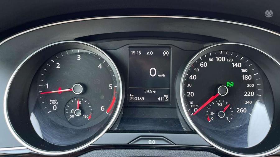 Pelēks Volkswagen Passat 2015 Marijampole, ar dzinēja tilpumu 1.98 L un nobraukumu 290 tūkst. km par 8490 €, foto 20 vietnē AUTOMOTO.COM.LV