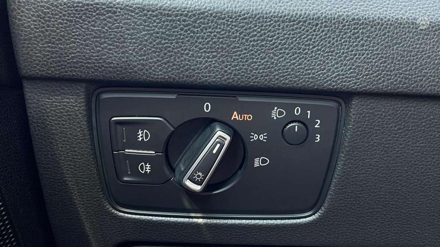 Pelēks Volkswagen Passat 2015 Marijampole, ar dzinēja tilpumu 1.98 L un nobraukumu 290 tūkst. km par 8490 €, foto 25 vietnē AUTOMOTO.COM.LV