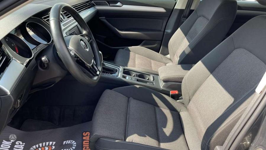 Pelēks Volkswagen Passat 2015 Marijampole, ar dzinēja tilpumu 1.98 L un nobraukumu 290 tūkst. km par 8490 €, foto 27 vietnē AUTOMOTO.COM.LV
