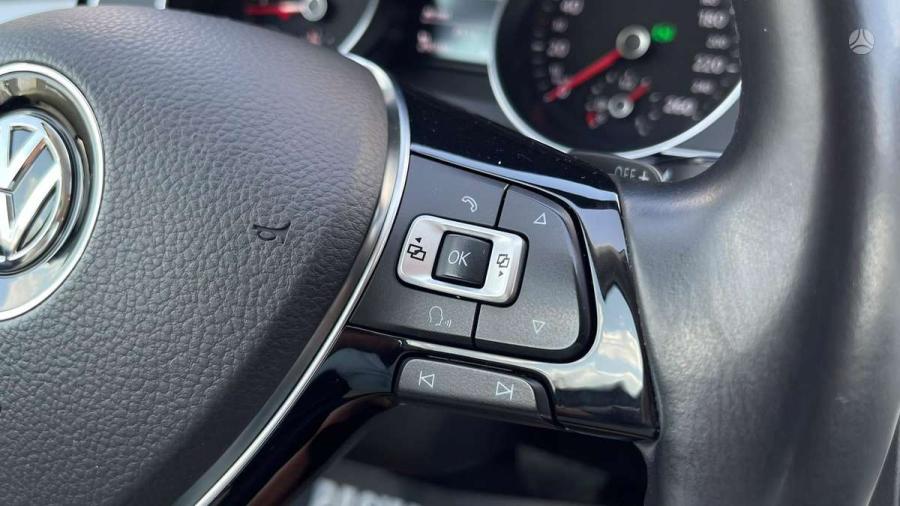 Pelēks Volkswagen Passat 2015 Marijampole, ar dzinēja tilpumu 1.98 L un nobraukumu 290 tūkst. km par 8490 €, foto 31 vietnē AUTOMOTO.COM.LV