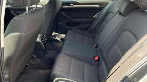 Pelēks Volkswagen Passat 2015 Marijampole, ar dzinēja tilpumu 1.98 L un nobraukumu 290 tūkst. km par 8490 €, foto 34 vietnē AUTOMOTO.COM.LV
