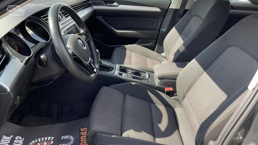 Pelēks Volkswagen Passat 2015 Marijampole, ar dzinēja tilpumu 2.00 L un nobraukumu 290 tūkst. km par 8490 €, foto 11 vietnē AUTOMOTO.COM.LV