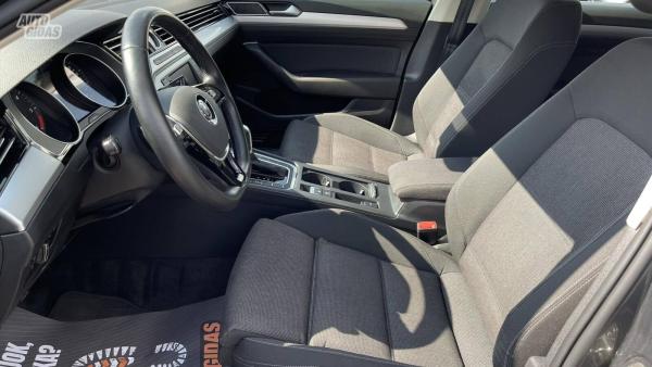 Pelēks Volkswagen Passat 2015 Marijampole, ar dzinēja tilpumu 2.00 L un nobraukumu 290 tūkst. km par 8490 €, foto 10 vietnē AUTOMOTO.COM.LV