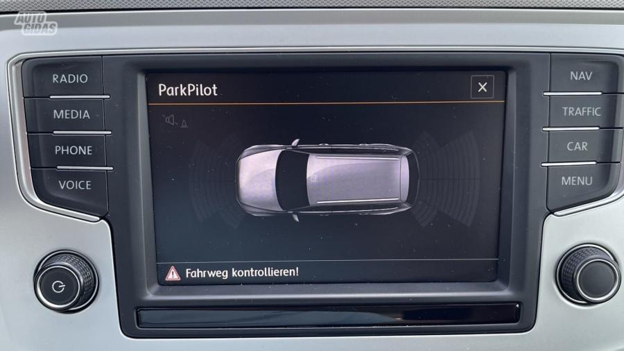 Pelēks Volkswagen Passat 2015 Marijampole, ar dzinēja tilpumu 2.00 L un nobraukumu 290 tūkst. km par 8490 €, foto 27 vietnē AUTOMOTO.COM.LV
