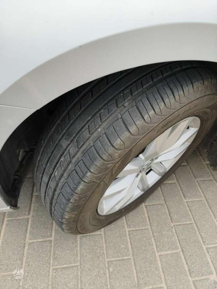 Pelēks Volkswagen Passat 2015 Utena, ar dzinēja tilpumu 1.97 L un nobraukumu 393 tūkst. km par 7300 €, foto 15 vietnē AUTOMOTO.COM.LV
