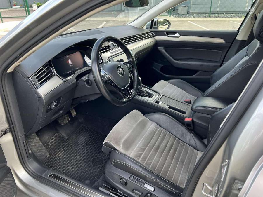 Pelēks Volkswagen Passat 2015 Kauņa, ar dzinēja tilpumu 1.97 L un nobraukumu 357 tūkst. km par 10500 €, foto 10 vietnē AUTOMOTO.COM.LV