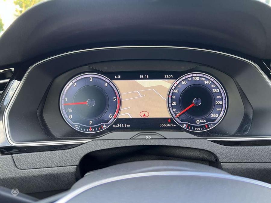 Pelēks Volkswagen Passat 2015 Kauņa, ar dzinēja tilpumu 1.97 L un nobraukumu 357 tūkst. km par 10500 €, foto 13 vietnē AUTOMOTO.COM.LV