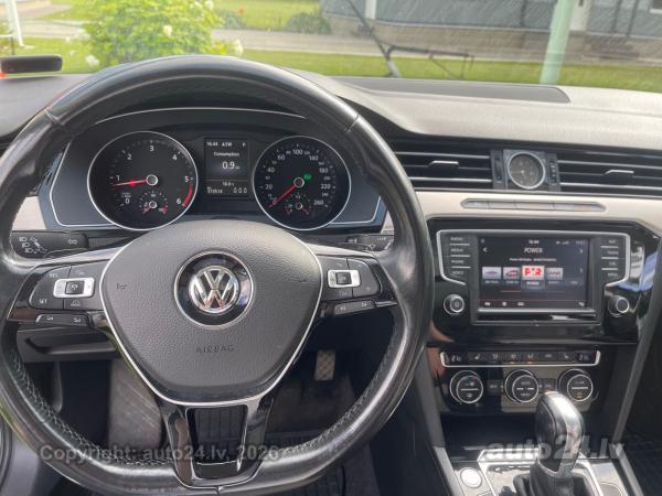 Grey Volkswagen Passat 2015 in Tallinn, with an engine capacity of 2.00 L and mileage of 314 thousand km for 9250 €, photo 8 on AUTOMOTO.COM.LV