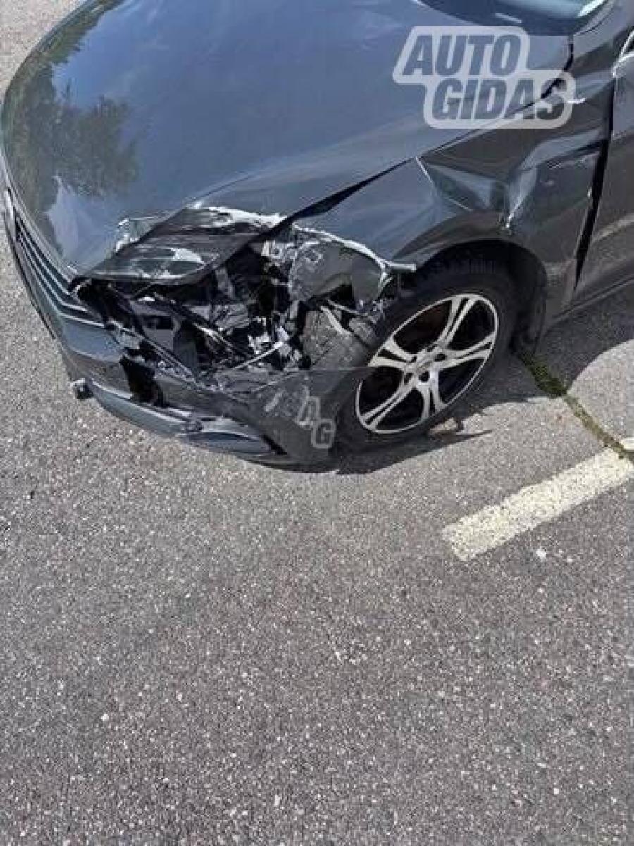 Pelēks Volkswagen Passat 2015 Šauļi, ar dzinēja tilpumu 1.60 L un nobraukumu 300 tūkst. km par 3900 €, foto 8 vietnē AUTOMOTO.COM.LV