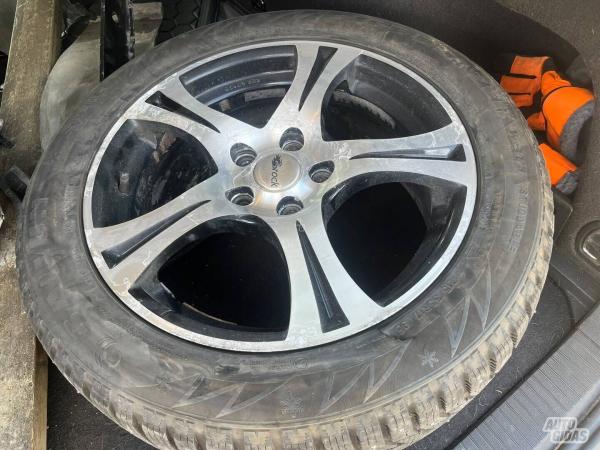 Grey Volkswagen Passat 2015 in Siauliai, with an engine capacity of 1.60 L and mileage of 300 thousand km for 3900 €, photo 9 on AUTOMOTO.COM.LV