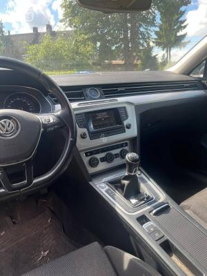Pelēks Volkswagen Passat 2015 Šauļi, ar dzinēja tilpumu 1.60 L un nobraukumu 300 tūkst. km par 3900 €, foto 14 vietnē AUTOMOTO.COM.LV