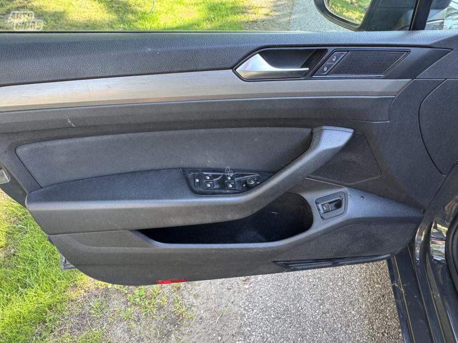 Grey Volkswagen Passat 2015 in Marijampole, with an engine capacity of 1.60 L and mileage of 264 thousand km for 6700 €, photo 13 on AUTOMOTO.COM.LV