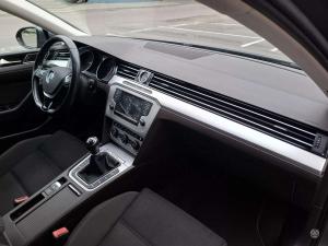 Pelēks Volkswagen Passat 2015 Viļņa, ar dzinēja tilpumu 1.97 L un nobraukumu 242 tūkst. km par 8900 €, foto 17 vietnē AUTOMOTO.COM.LV