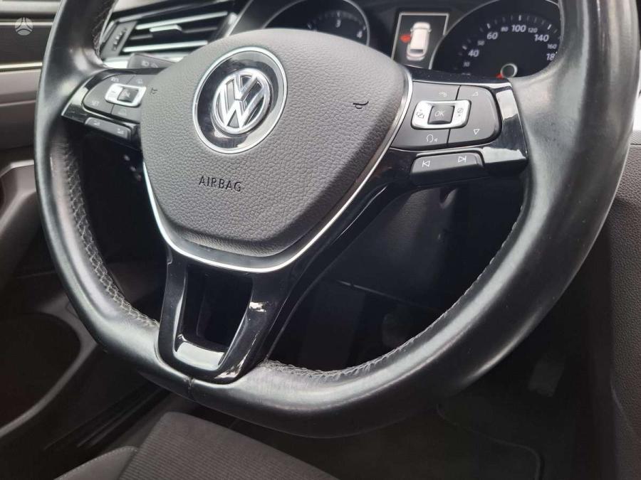 Pelēks Volkswagen Passat 2015 Viļņa, ar dzinēja tilpumu 1.97 L un nobraukumu 242 tūkst. km par 8900 €, foto 24 vietnē AUTOMOTO.COM.LV