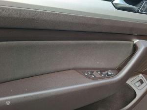Pelēks Volkswagen Passat 2015 Viļņa, ar dzinēja tilpumu 1.97 L un nobraukumu 242 tūkst. km par 8900 €, foto 25 vietnē AUTOMOTO.COM.LV