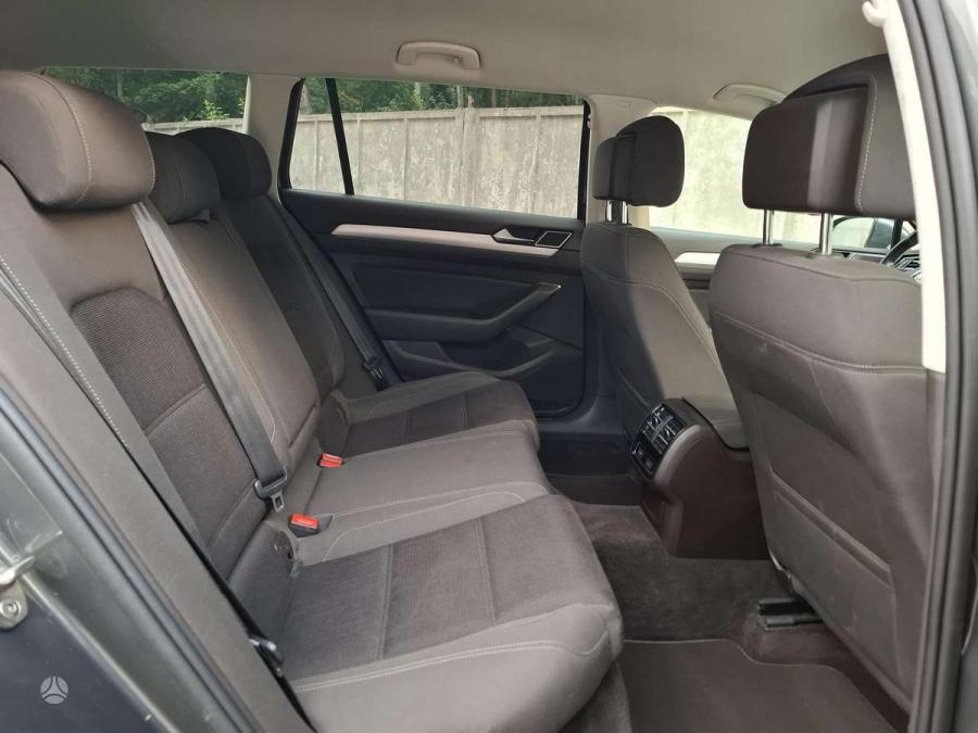 Pelēks Volkswagen Passat 2015 Viļņa, ar dzinēja tilpumu 1.97 L un nobraukumu 242 tūkst. km par 8900 €, foto 31 vietnē AUTOMOTO.COM.LV