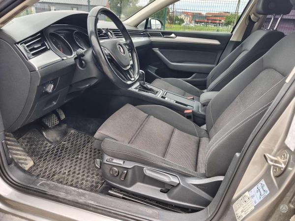 Pelēks Volkswagen Passat 2015 Šauļi, ar dzinēja tilpumu 2.00 L un nobraukumu 337 tūkst. km par 7500 €, foto 9 vietnē AUTOMOTO.COM.LV