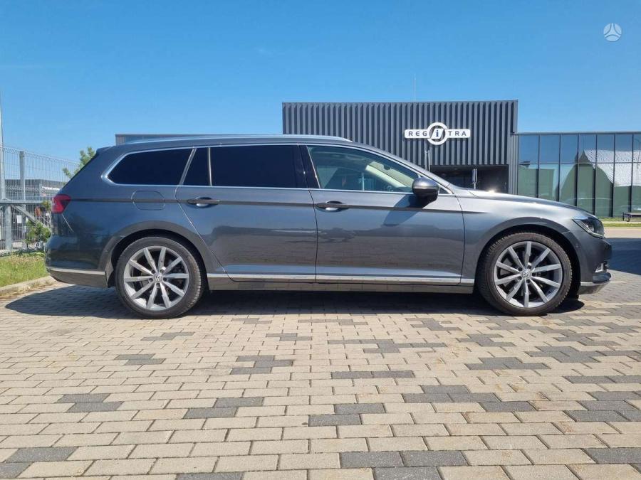 Grey Volkswagen Passat 2015 in Siauliai, with an engine capacity of 1.97 L and mileage of 268 thousand km for 11400 €, photo 7 on AUTOMOTO.COM.LV