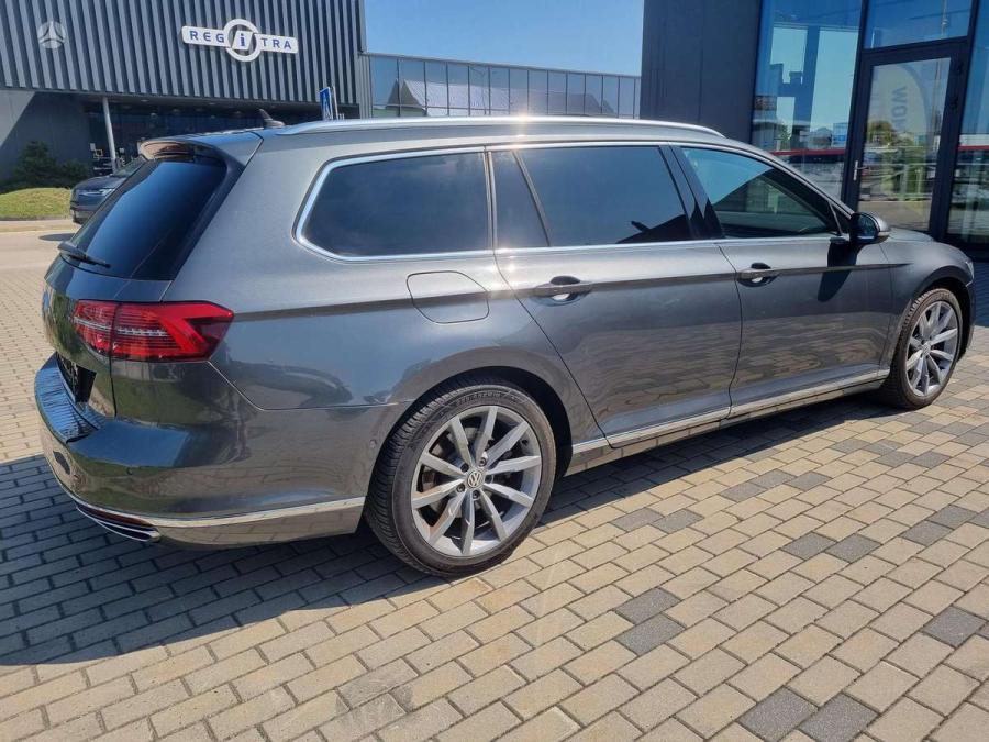 Grey Volkswagen Passat 2015 in Siauliai, with an engine capacity of 1.97 L and mileage of 268 thousand km for 11400 €, photo 8 on AUTOMOTO.COM.LV