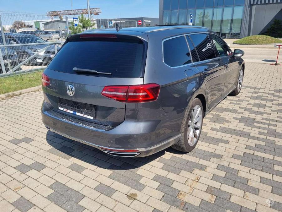 Grey Volkswagen Passat 2015 in Siauliai, with an engine capacity of 1.97 L and mileage of 268 thousand km for 11400 €, photo 9 on AUTOMOTO.COM.LV