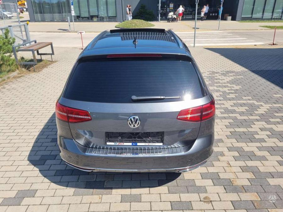 Grey Volkswagen Passat 2015 in Siauliai, with an engine capacity of 1.97 L and mileage of 268 thousand km for 11400 €, photo 11 on AUTOMOTO.COM.LV