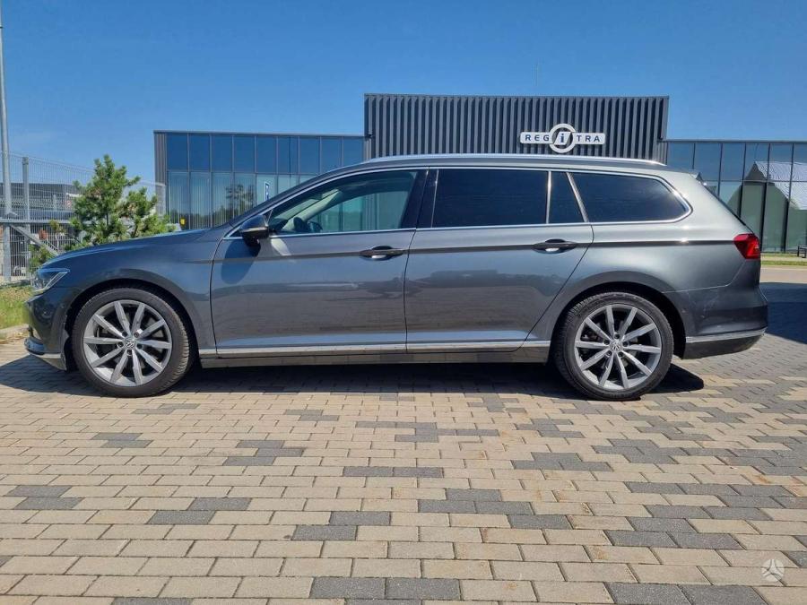 Grey Volkswagen Passat 2015 in Siauliai, with an engine capacity of 1.97 L and mileage of 268 thousand km for 11400 €, photo 14 on AUTOMOTO.COM.LV