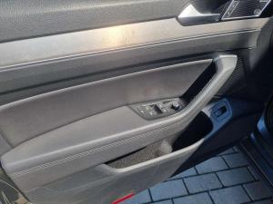 Grey Volkswagen Passat 2015 in Siauliai, with an engine capacity of 1.97 L and mileage of 268 thousand km for 11400 €, photo 16 on AUTOMOTO.COM.LV