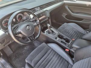 Grey Volkswagen Passat 2015 in Siauliai, with an engine capacity of 1.97 L and mileage of 268 thousand km for 11400 €, photo 19 on AUTOMOTO.COM.LV