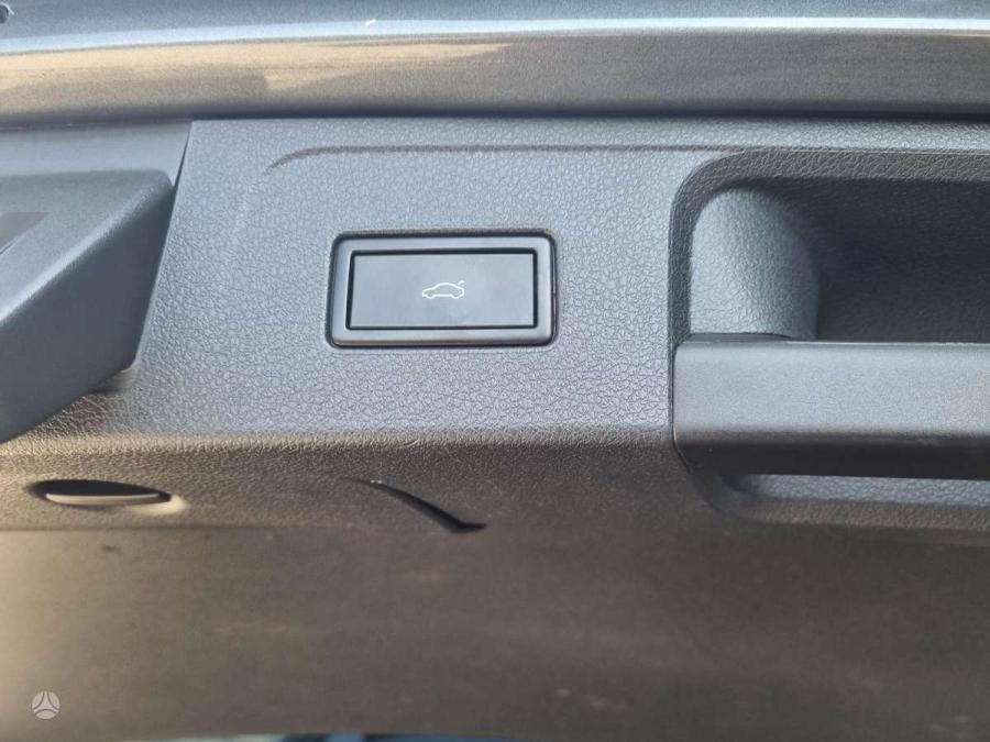 Grey Volkswagen Passat 2015 in Siauliai, with an engine capacity of 1.97 L and mileage of 268 thousand km for 11400 €, photo 32 on AUTOMOTO.COM.LV