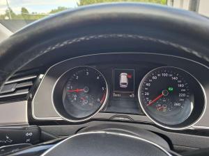 Grey Volkswagen Passat 2015 in Silute, with an engine capacity of 1.97 L and mileage of 380 thousand km for 5700 €, photo 16 on AUTOMOTO.COM.LV
