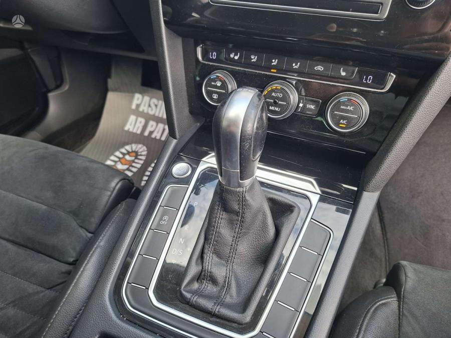 Grey Volkswagen Passat 2015 in Silute, with an engine capacity of 1.97 L and mileage of 380 thousand km for 5700 €, photo 22 on AUTOMOTO.COM.LV