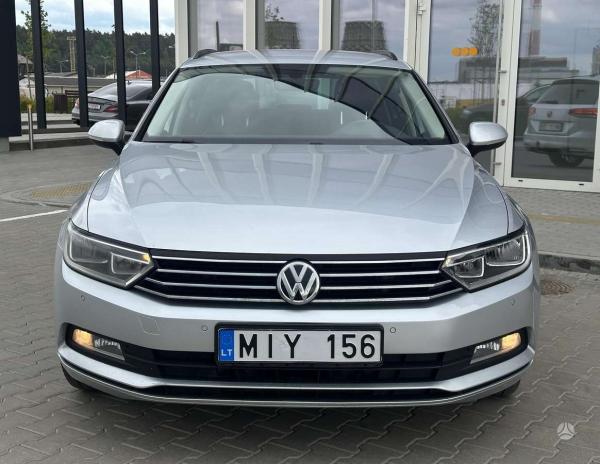Pelēks Volkswagen Passat 2015 Viļņa, ar dzinēja tilpumu 1.97 L un nobraukumu 364 tūkst. km par 7000 €, foto 2 vietnē AUTOMOTO.COM.LV