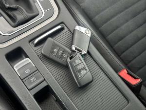 Grey Volkswagen Passat 2015 in Vilnius, with an engine capacity of 1.97 L and mileage of 364 thousand km for 7000 €, photo 15 on AUTOMOTO.COM.LV
