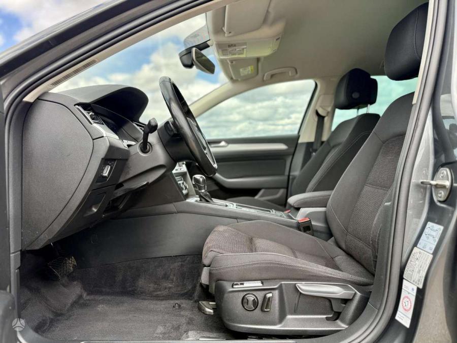 Pelēks Volkswagen Passat 2015 Vilkaviškis, ar dzinēja tilpumu 1.97 L un nobraukumu 309 tūkst. km par 8900 €, foto 10 vietnē AUTOMOTO.COM.LV