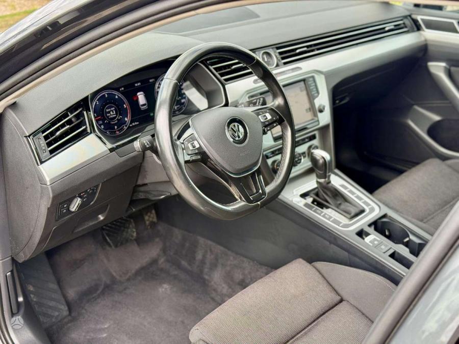 Pelēks Volkswagen Passat 2015 Vilkaviškis, ar dzinēja tilpumu 1.97 L un nobraukumu 309 tūkst. km par 8900 €, foto 11 vietnē AUTOMOTO.COM.LV