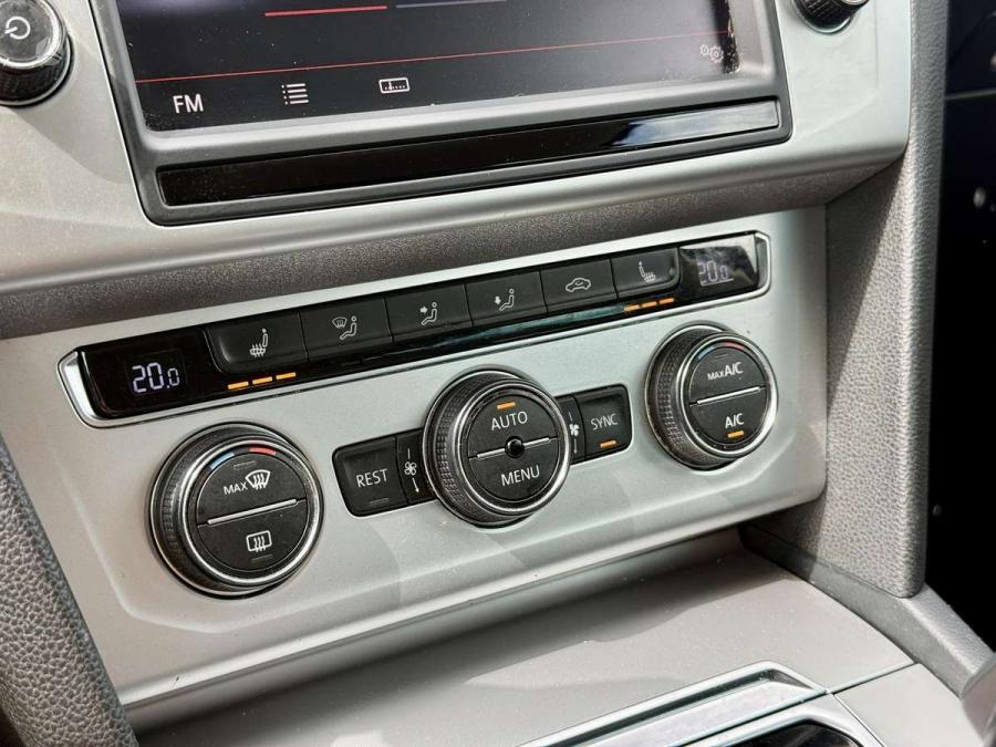 Pelēks Volkswagen Passat 2015 Vilkaviškis, ar dzinēja tilpumu 1.97 L un nobraukumu 309 tūkst. km par 8900 €, foto 15 vietnē AUTOMOTO.COM.LV