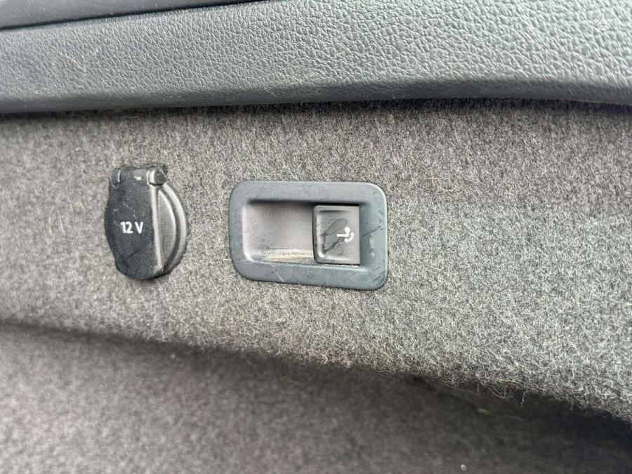 Pelēks Volkswagen Passat 2015 Vilkaviškis, ar dzinēja tilpumu 1.97 L un nobraukumu 309 tūkst. km par 8900 €, foto 23 vietnē AUTOMOTO.COM.LV