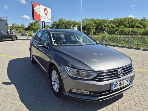 Grey Volkswagen Passat 2015 in Taurage, with an engine capacity of 1.60 L and mileage of 289 thousand km for 7500 €, photo 1 on AUTOMOTO.COM.LV