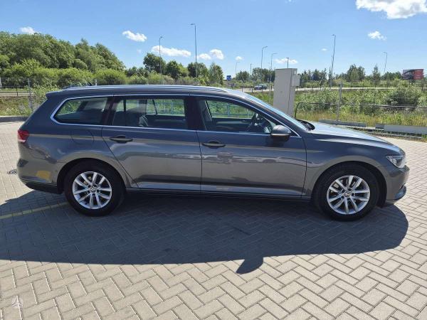 Grey Volkswagen Passat 2015 in Taurage, with an engine capacity of 1.60 L and mileage of 289 thousand km for 7500 €, photo 4 on AUTOMOTO.COM.LV