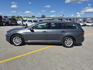 Grey Volkswagen Passat 2015 in Taurage, with an engine capacity of 1.60 L and mileage of 289 thousand km for 7500 €, photo 6 on AUTOMOTO.COM.LV
