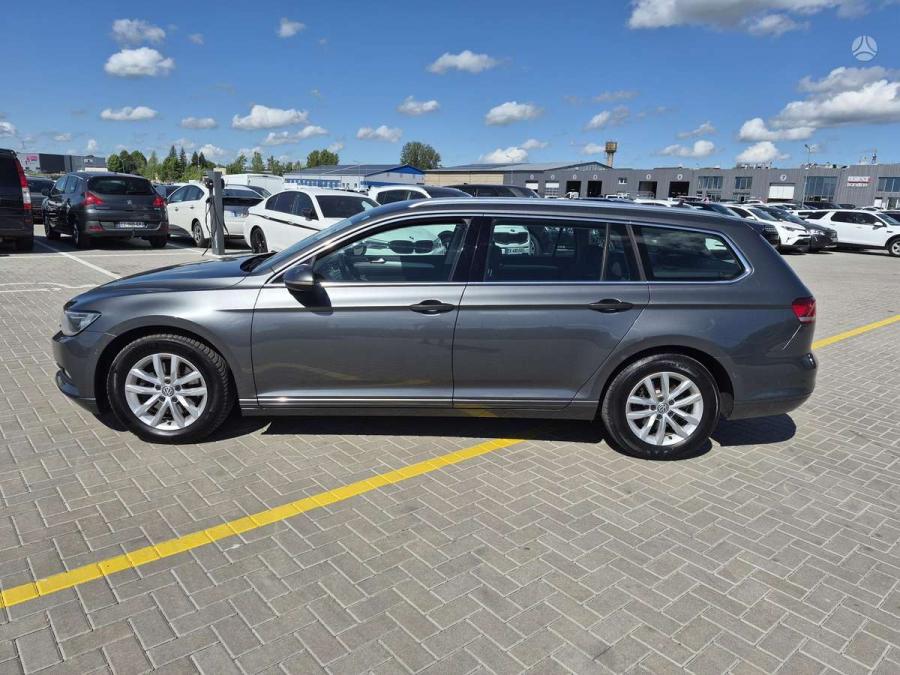 Grey Volkswagen Passat 2015 in Taurage, with an engine capacity of 1.60 L and mileage of 289 thousand km for 7500 €, photo 6 on AUTOMOTO.COM.LV