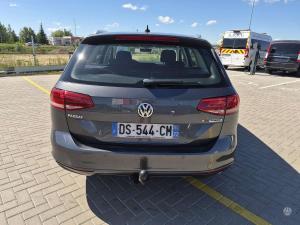 Grey Volkswagen Passat 2015 in Taurage, with an engine capacity of 1.60 L and mileage of 289 thousand km for 7500 €, photo 7 on AUTOMOTO.COM.LV