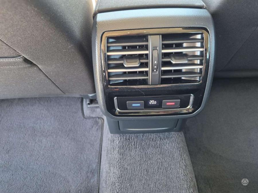 Grey Volkswagen Passat 2015 in Taurage, with an engine capacity of 1.60 L and mileage of 289 thousand km for 7500 €, photo 14 on AUTOMOTO.COM.LV